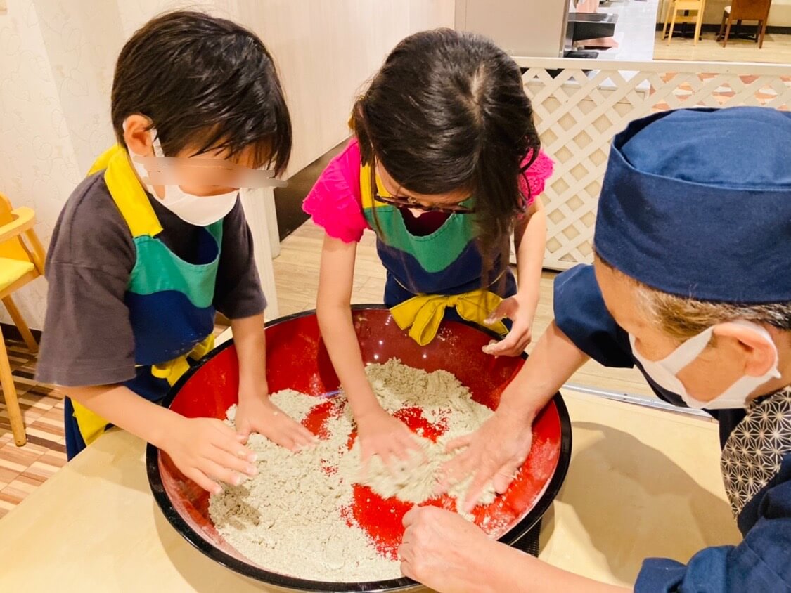 【蕎麦作り体験】は子どもでも出来る！思い出作りにもってこい！ | samayuママの3人子育てブログ